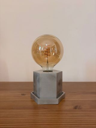 Lampada artigianale in cemento “mylux”