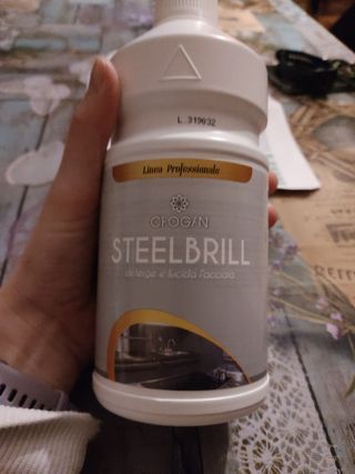 SteelBrill deterge e lucida l'acciaio Chogan 750ml