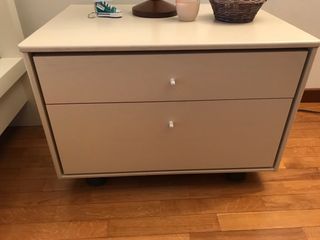 armadio due comodini e comó