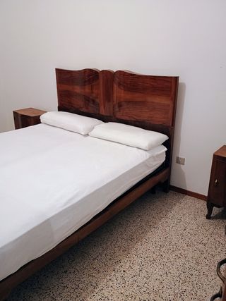 Struttura letto matrimoniale in legno