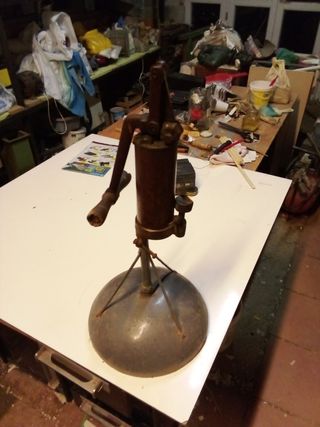 Antico ingrassatore manuale