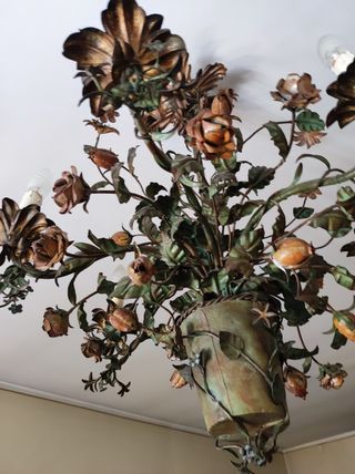 Lampadario in ferro battuto