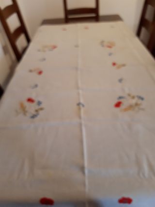 Tovaglia puro lino ricamata a mano