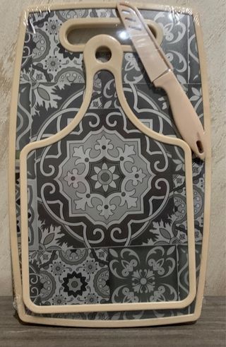 vassoio-tagliere-coltello in plastica decorata