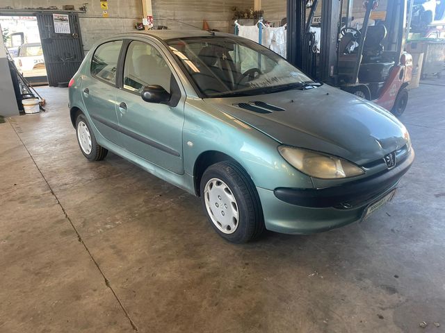 DESPIECE COMPLETO DE PEUGEOT 206 1.4 75CV de segunda mano por 1 EUR en ...