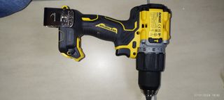 DEWALT trapano avvitatore Dcd 805