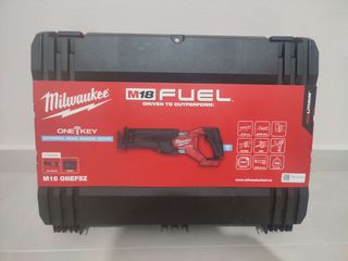 Sega a gattuccio Milwaukee WiFi incluso
