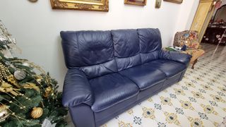 Divano di pelle blu
