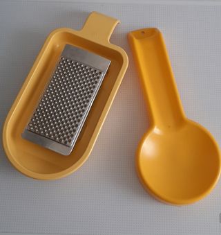 Set da cucina. Grattugia/poggia mestoli. nuovi