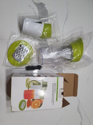 Spremiagrumi e taglia verdure 4 in 1