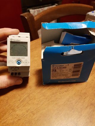 Interruttore orario finder 12.81