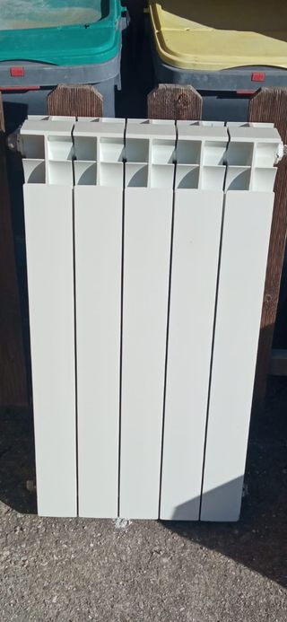 N. 2 termosifoni