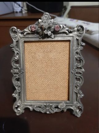 Due cornici e tre scatoline e due chiavi