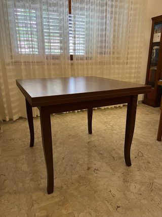 Tavolo in noce con 6 sedie