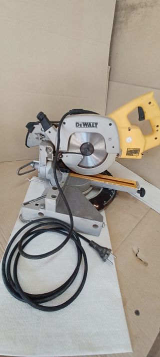 Troncatrice DEWALT DW707 professionale