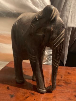 elefante in legno