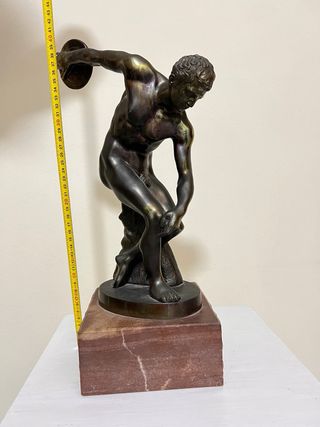 Scultura raffigurante Discobolo