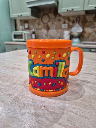 Tazza in plastica in rilievo Camilla