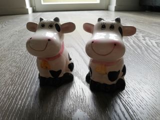 Sale e pepe a forma di mucca