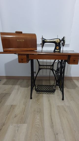 Maquina de coser Singer de segunda mano por 345 EUR en Jaén en WALLAPOP