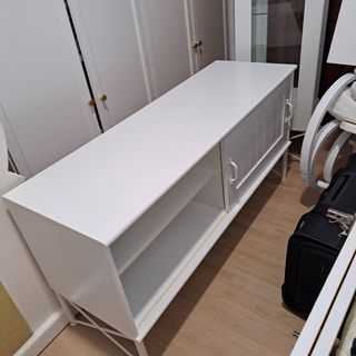 Mueble tv ikea Tockarp de segunda mano por 50 EUR en Torremolinos en WALLAPOP
