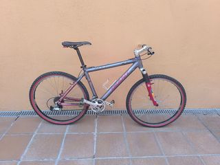 Giant Atx 880 aluminio de segunda mano por 140 EUR en Centelles en WALLAPOP