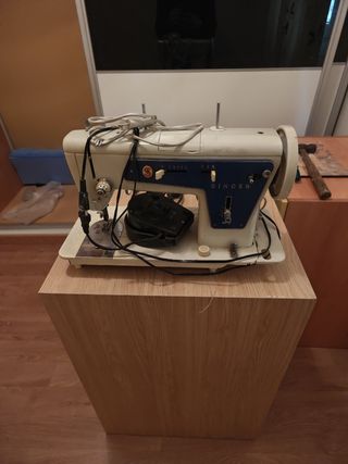 Máquina de coser Singer antigua en WALLAPOP